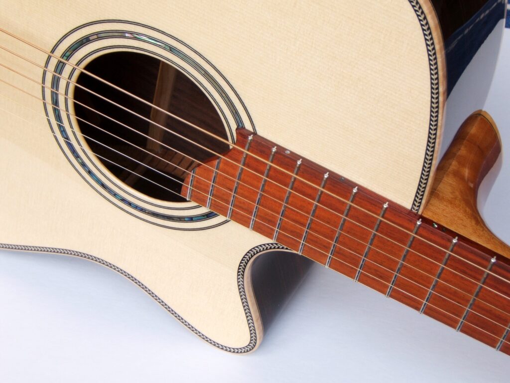 Medium Steel String - Gore Guitars - Luthier & custom guitars