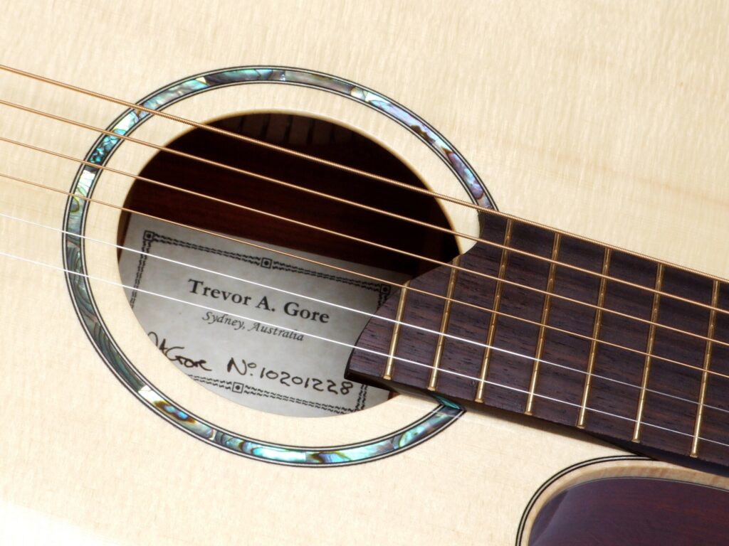 Medium Steel String - Gore Guitars - Luthier & custom guitars